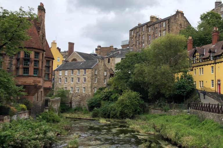 Calton Hill - Hügel der vielen Denkmäler und beliebter Fotospot